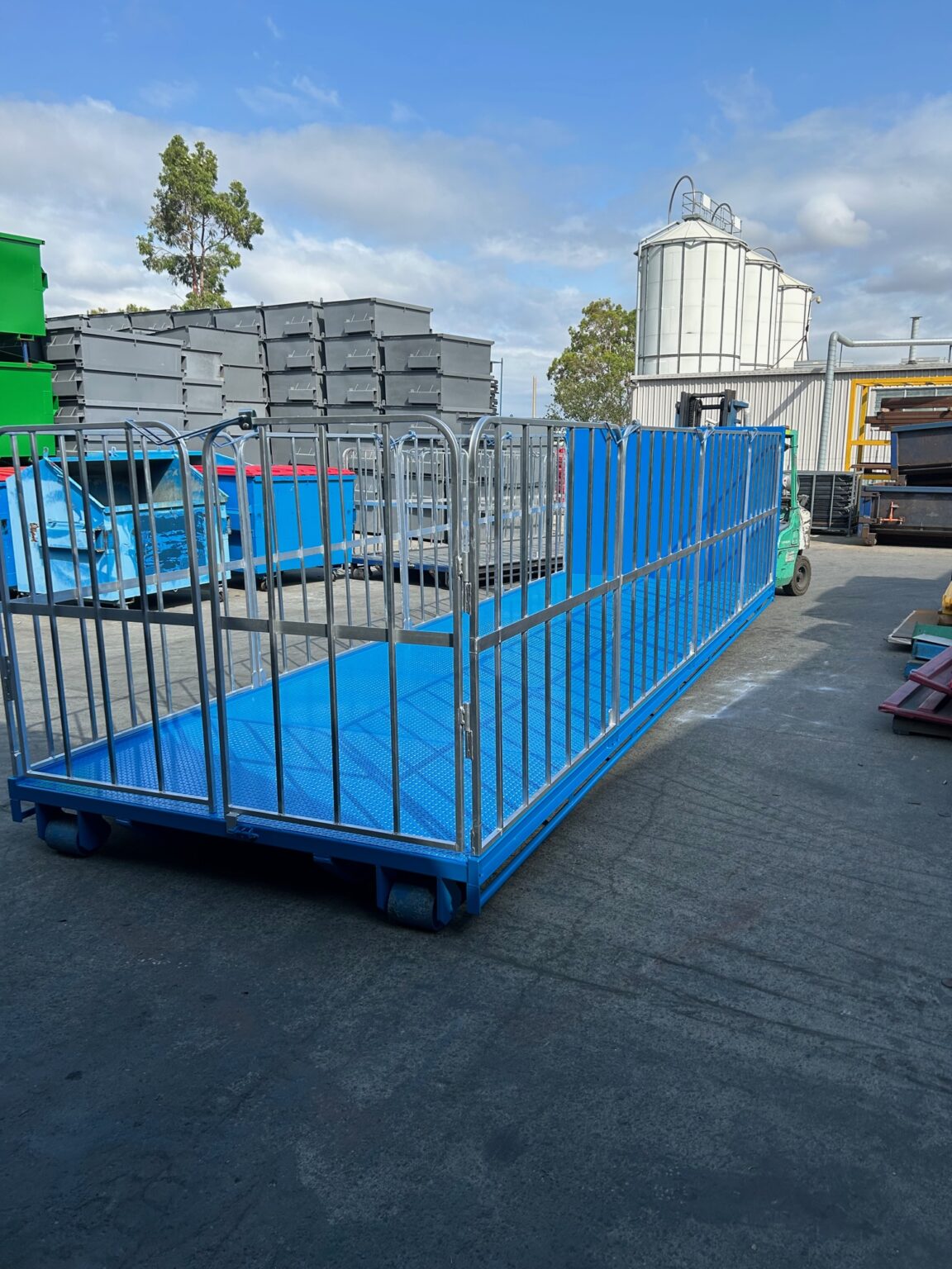 Hooklift Bins - Bartz Waste Equipment