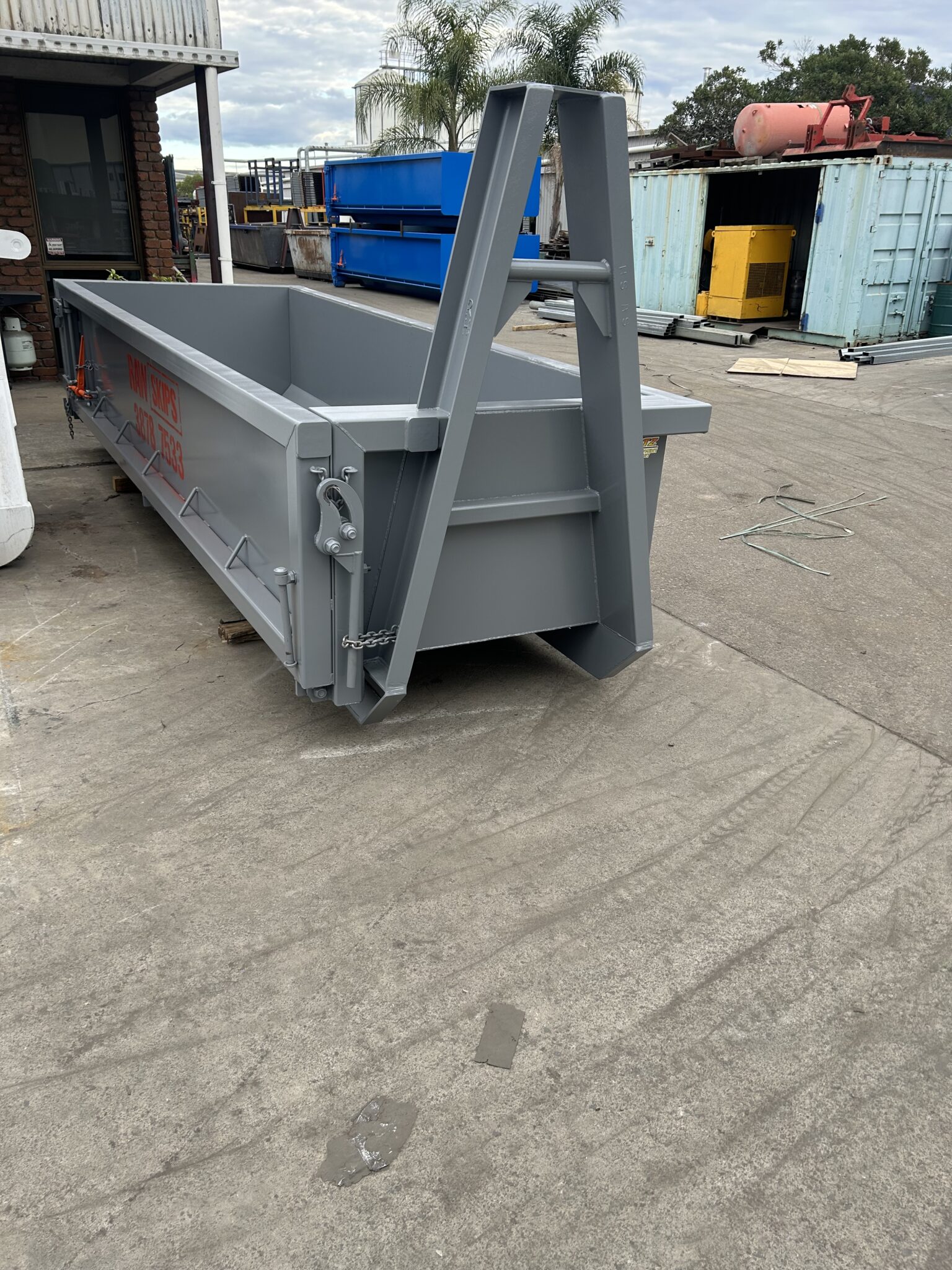 Hooklift Bins - Bartz Waste Equipment